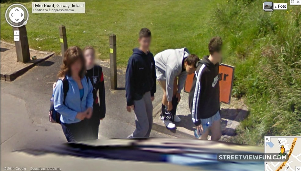 Missing moon – STREETVIEWFUN