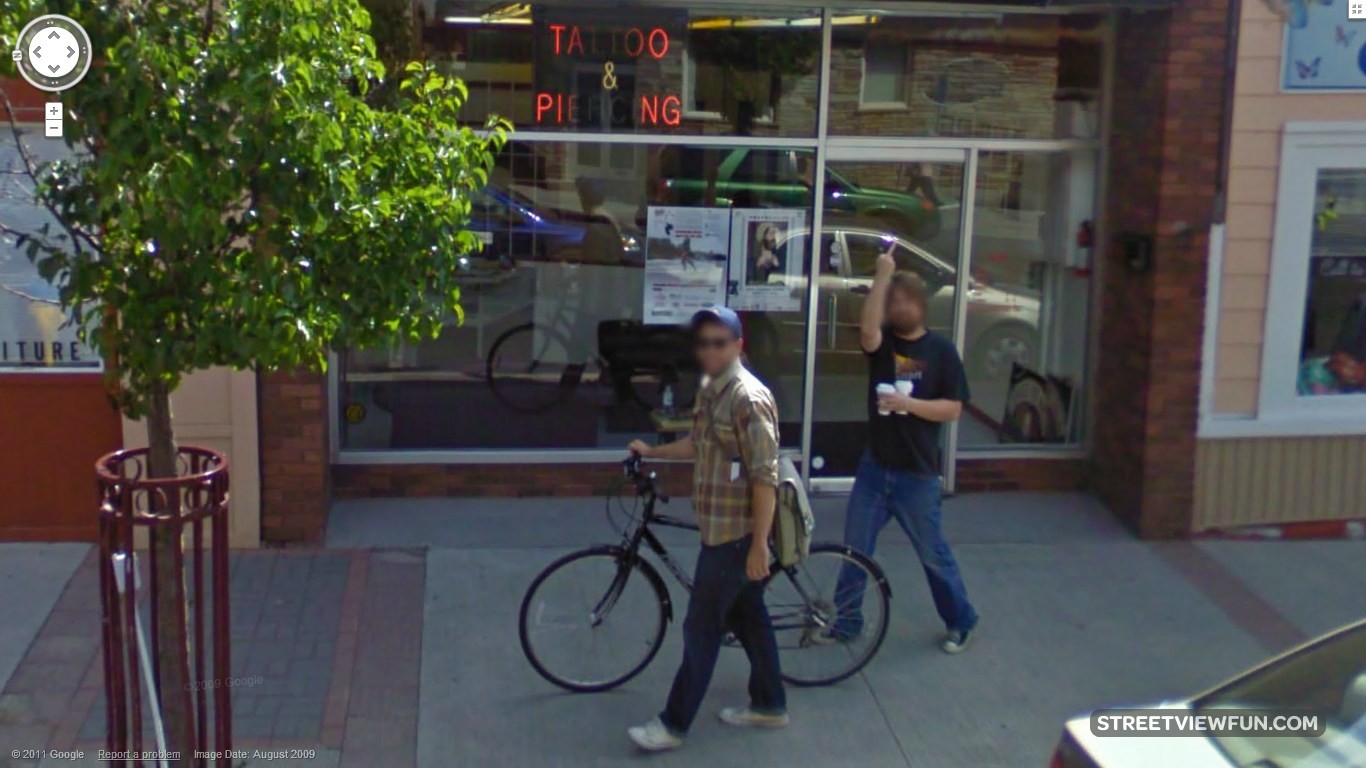 Sending an instant message the old school way - STREETVIEWFUN