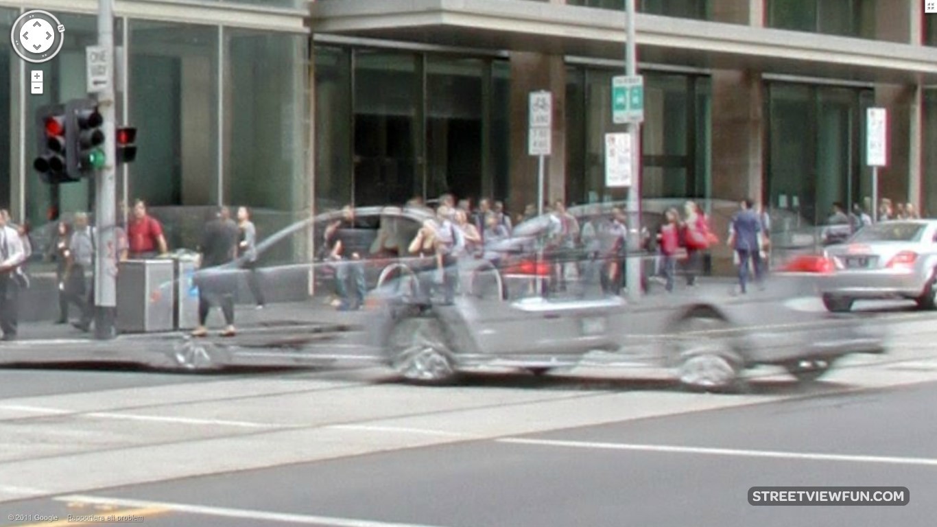 The almost invisible car - STREETVIEWFUN