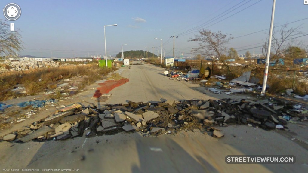 Destroyed road - STREETVIEWFUN