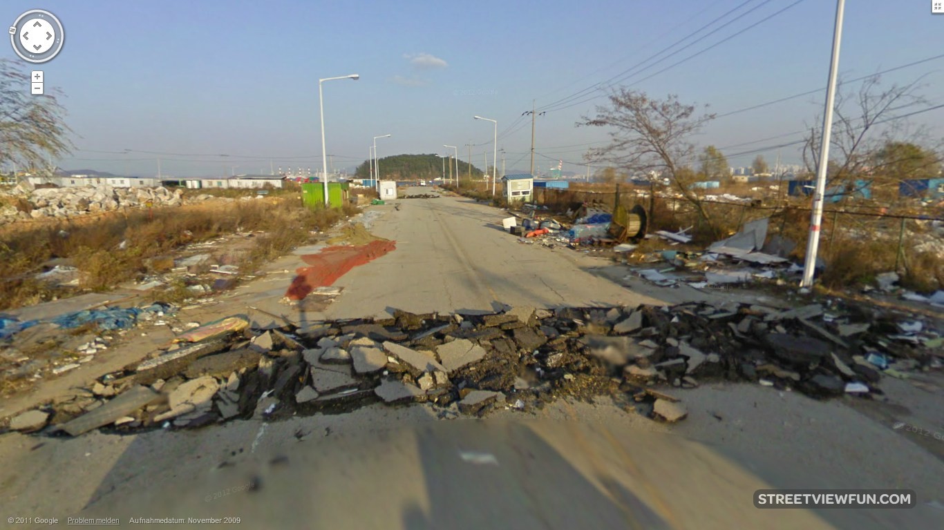 Destroyed road - STREETVIEWFUN