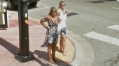 Two girls pose for Google - StreetViewFun