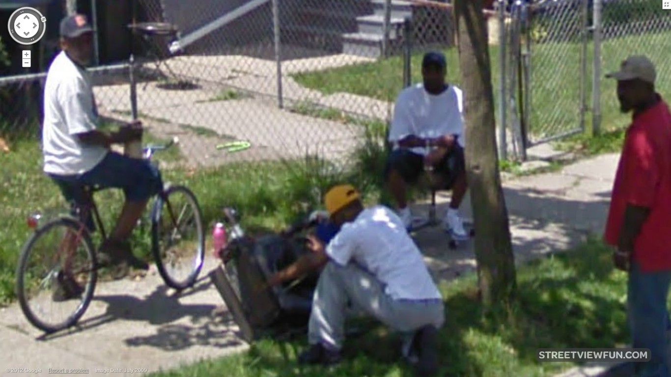 Fixing something? – STREETVIEWFUN