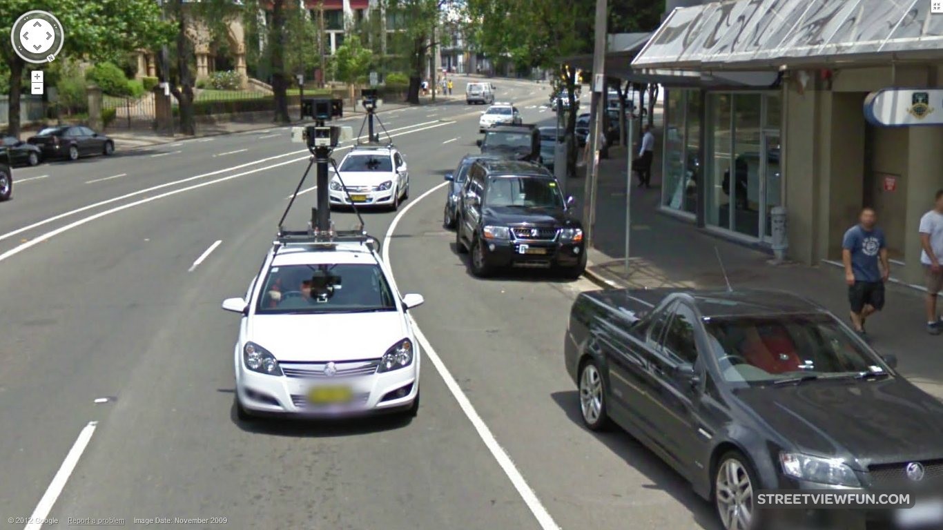 4 Street View cars following each other - STREETVIEWFUN