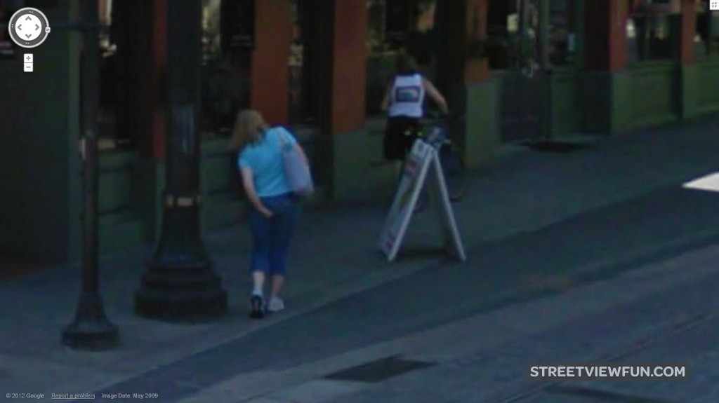 Itchy - STREETVIEWFUN