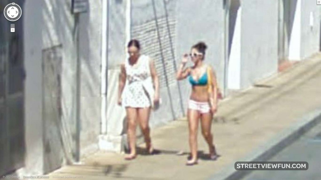 She's half nice - STREETVIEWFUN