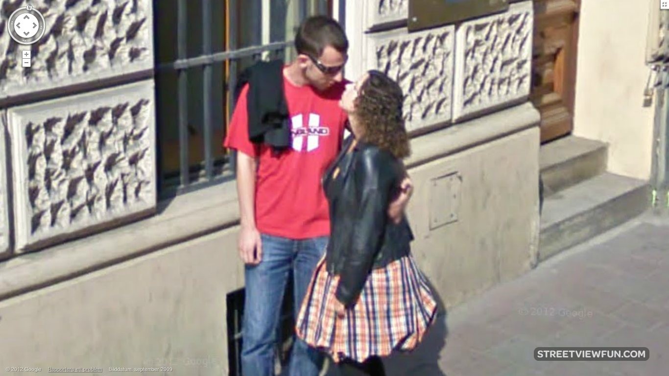 A deep look into eyes - STREETVIEWFUN