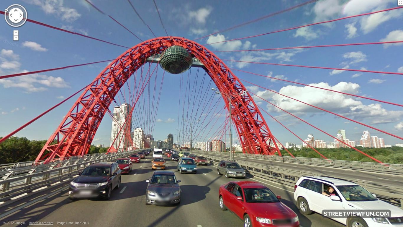 Alien with tentacles - STREETVIEWFUN