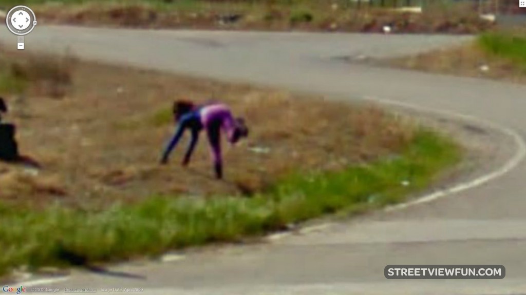 16 weirdest people on Google Maps Street View - STREETVIEWFUN