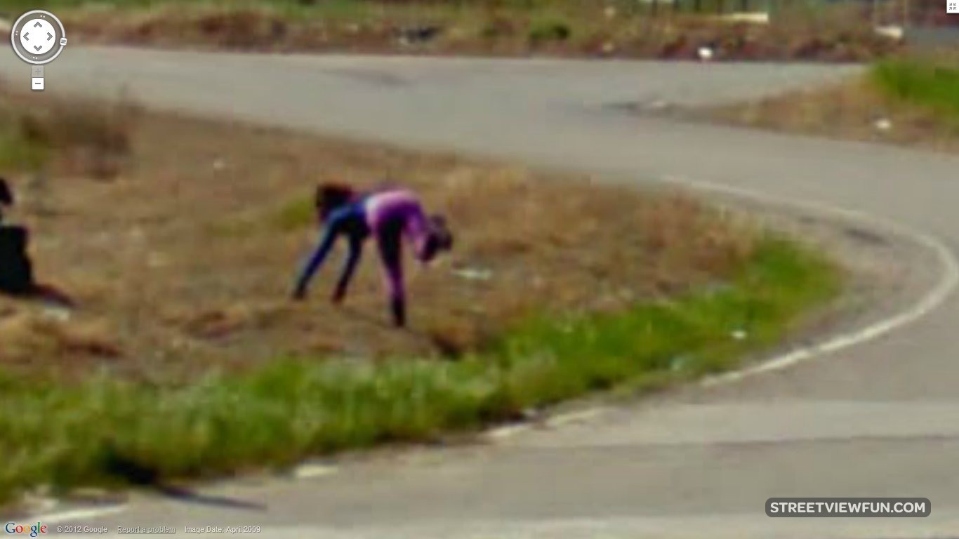 16 weirdest people on Google Maps Street View - STREETVIEWFUN