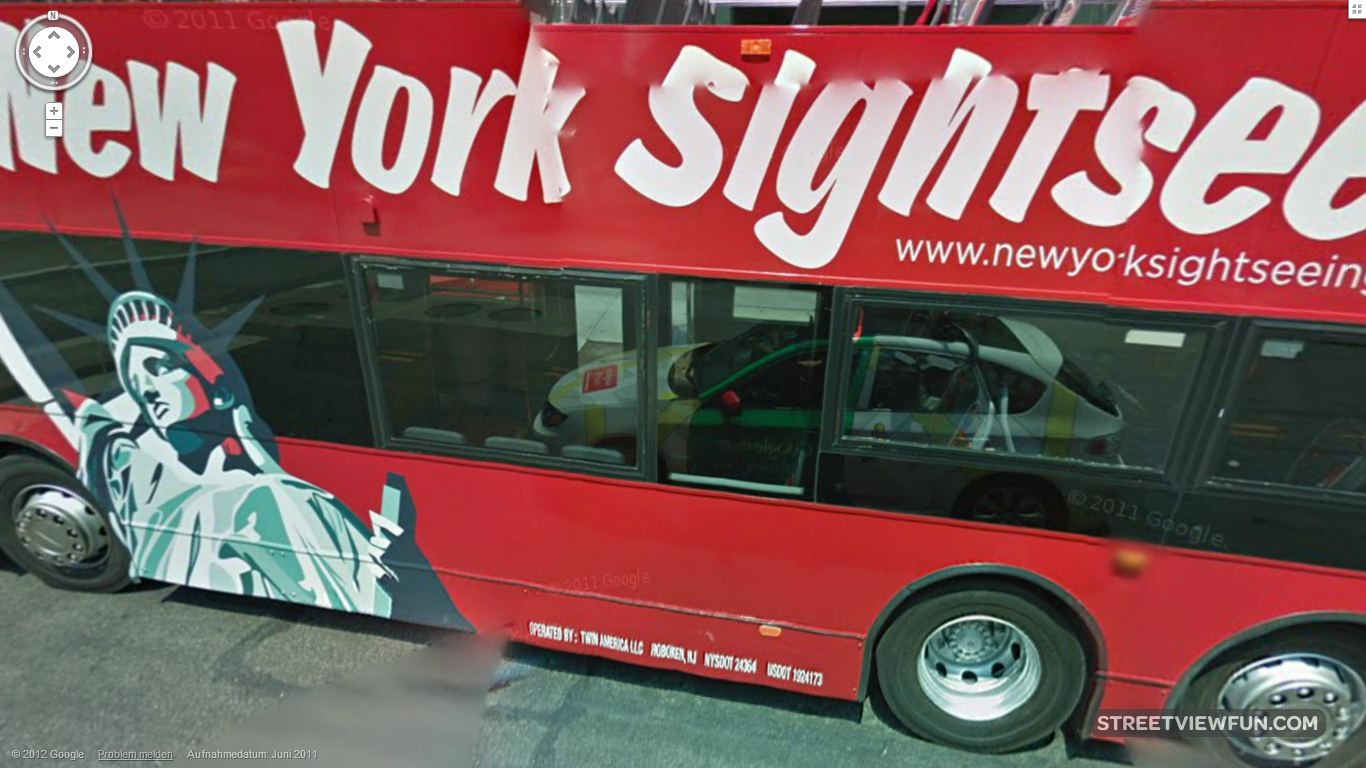 Google-Car reflecting on Bus - STREETVIEWFUN