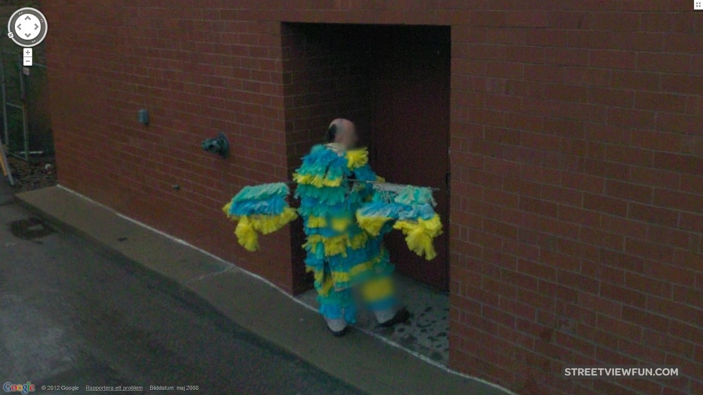 16 weirdest people on Google Maps Street View - STREETVIEWFUN