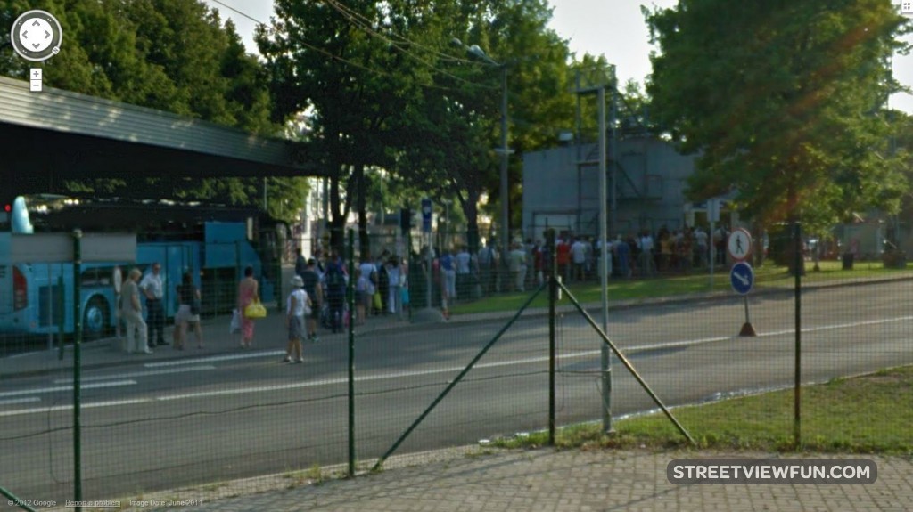 Estonian border. People go from Russia to Estonia for better life - STREETVIEWFUN