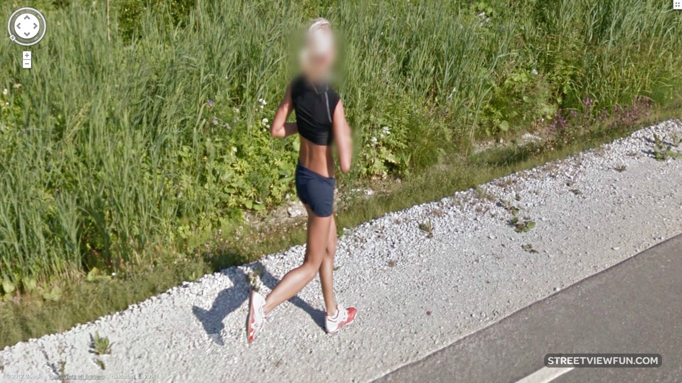Estonian girl love running - STREETVIEWFUN