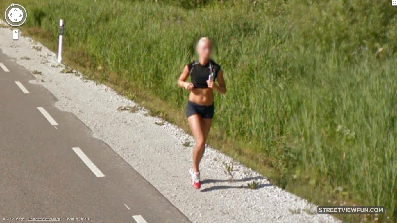 Estonian girl love running - STREETVIEWFUN