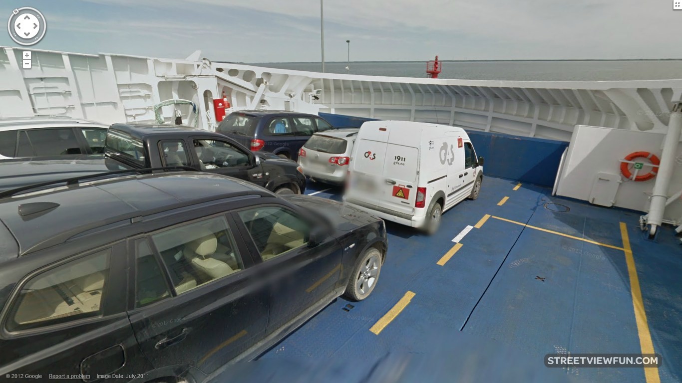 Loading the street view car - STREETVIEWFUN