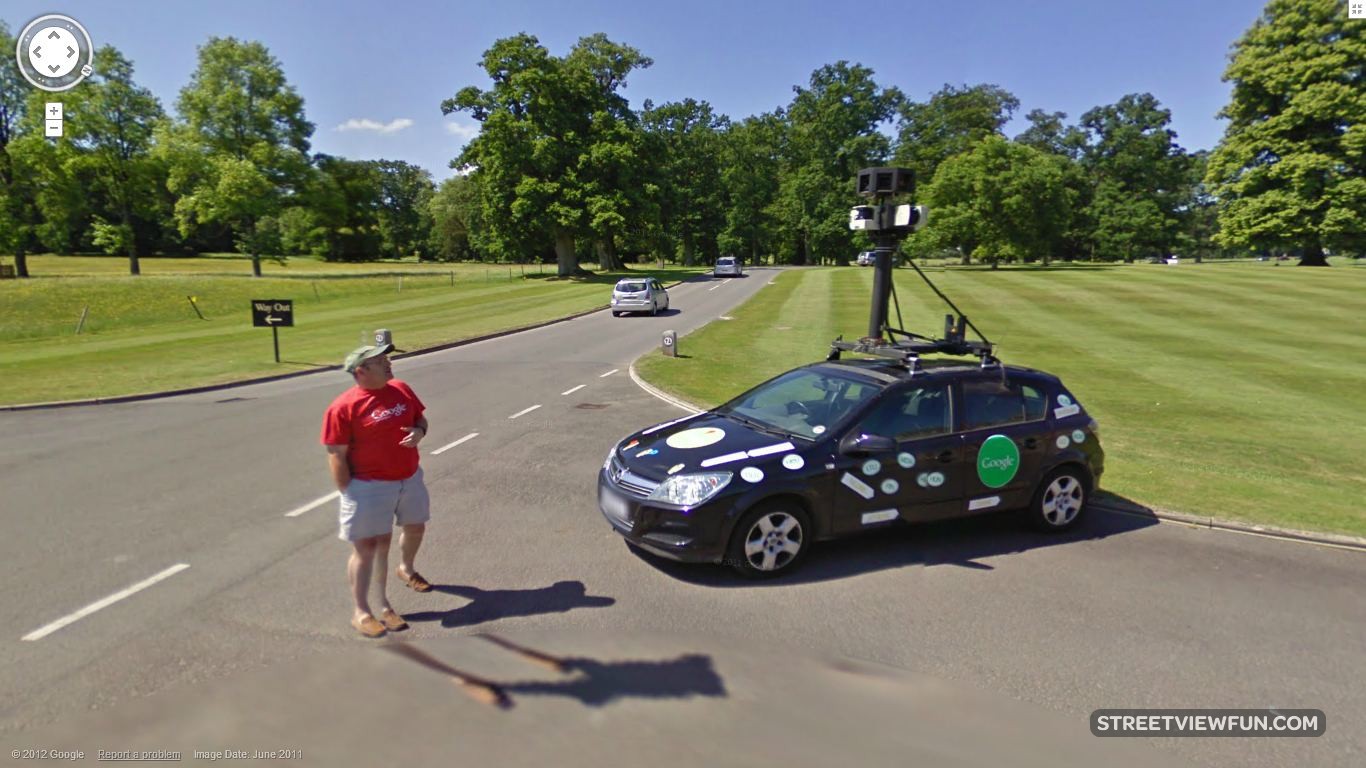 Google crew with a problem - STREETVIEWFUN