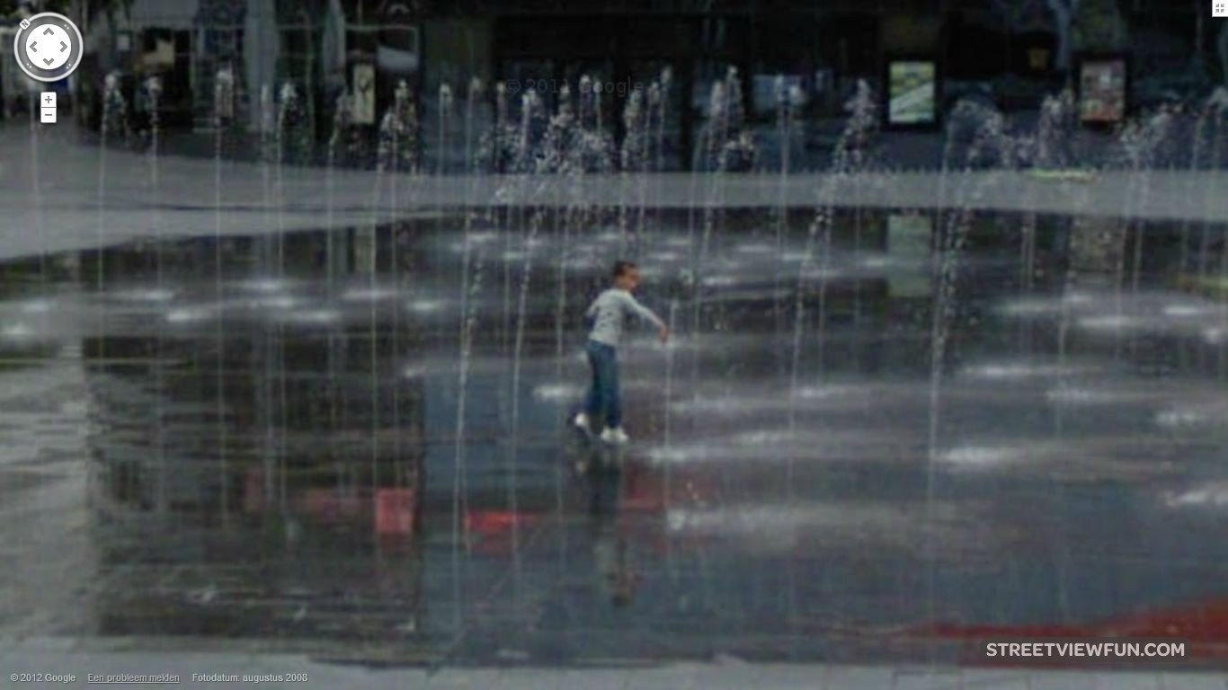 Try not to get wet! - STREETVIEWFUN
