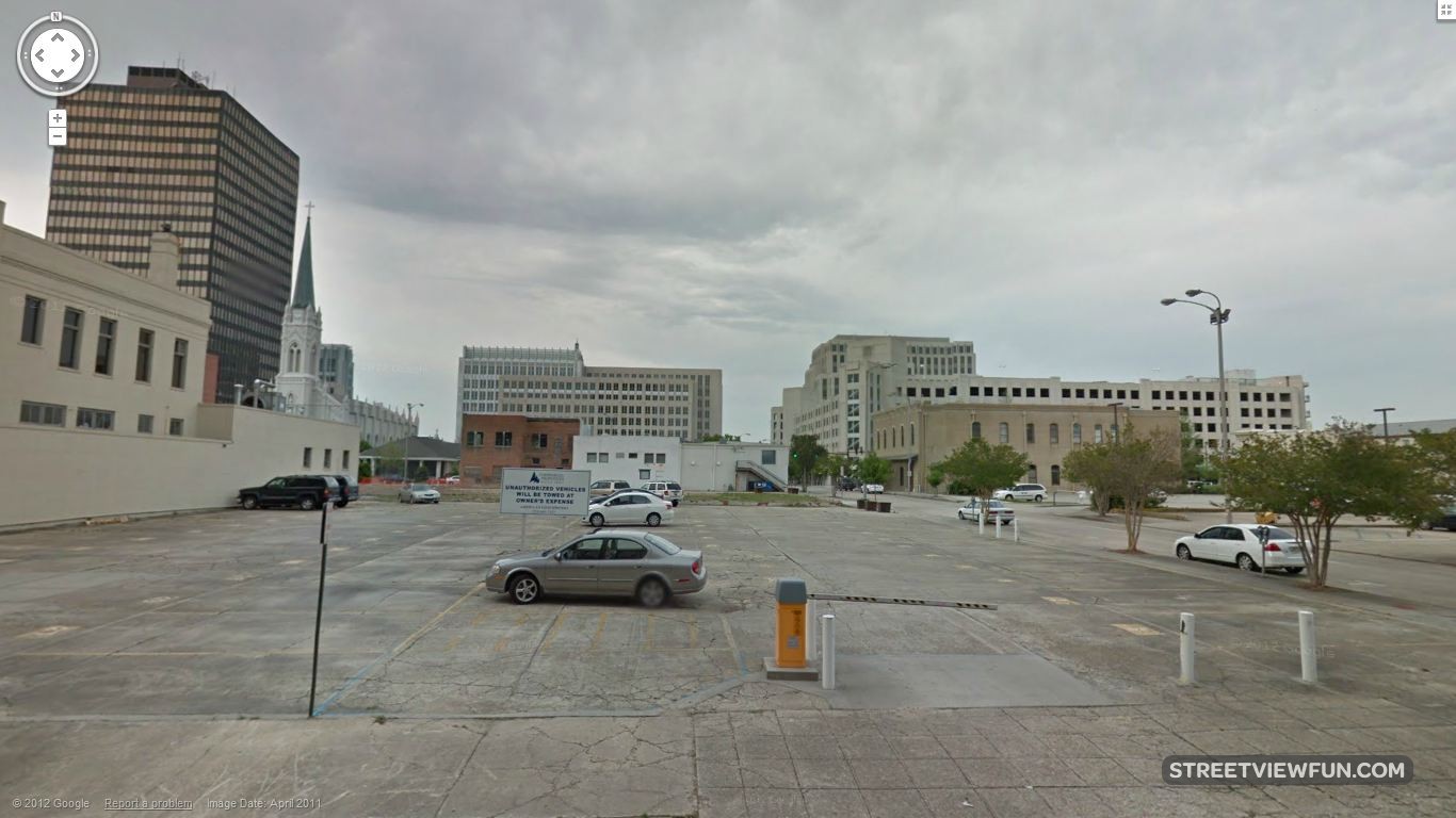 Enter the parking lot wherever you want - STREETVIEWFUN