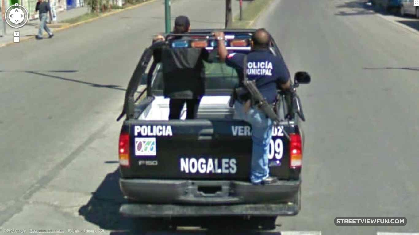 How police travel in Mexico - STREETVIEWFUN