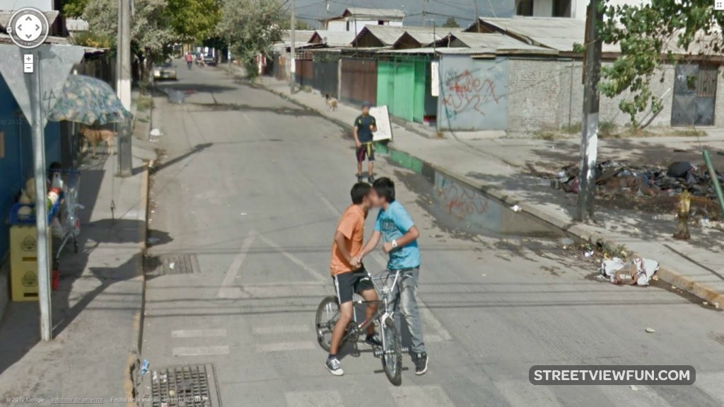 The secret handshake in Chile - STREETVIEWFUN