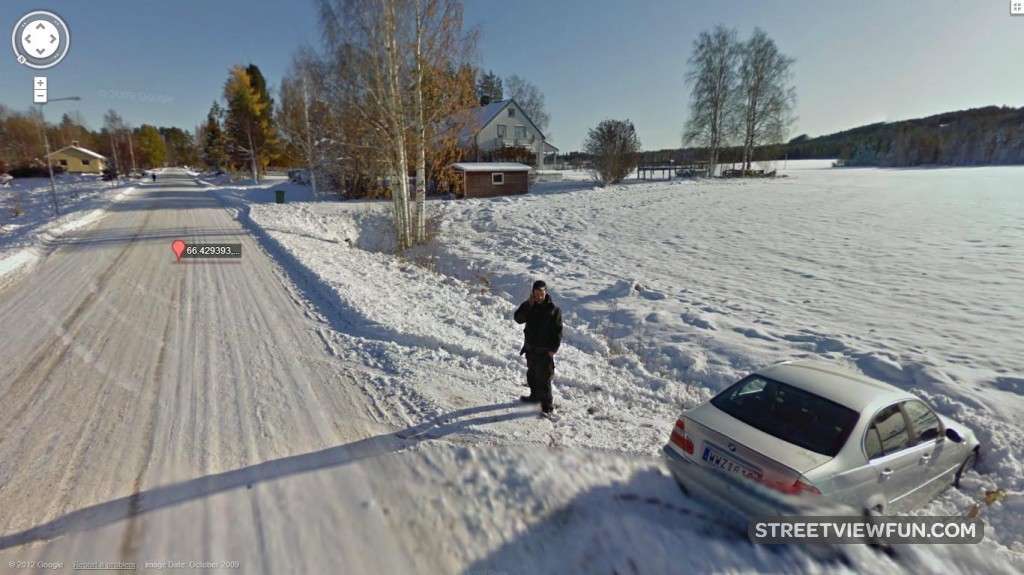 Guy calling for assistance after something happened on this slippery road - STREETVIEWFUN