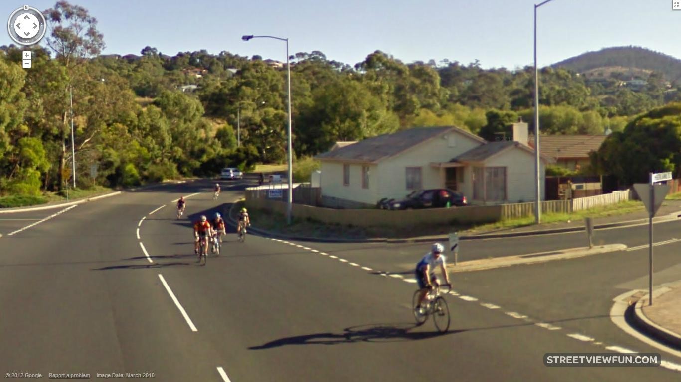 Cycling road race in Tasmania - STREETVIEWFUN