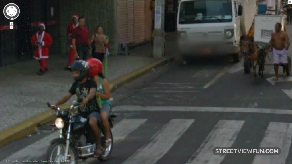 Brazilian Santa - StreetViewFun