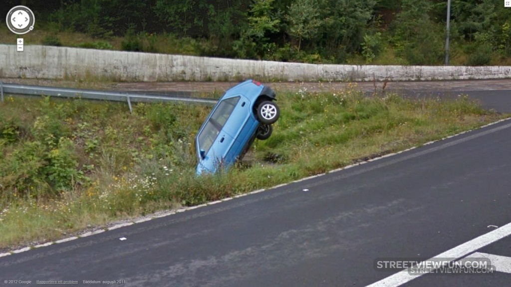 Another accident caught by Google - STREETVIEWFUN