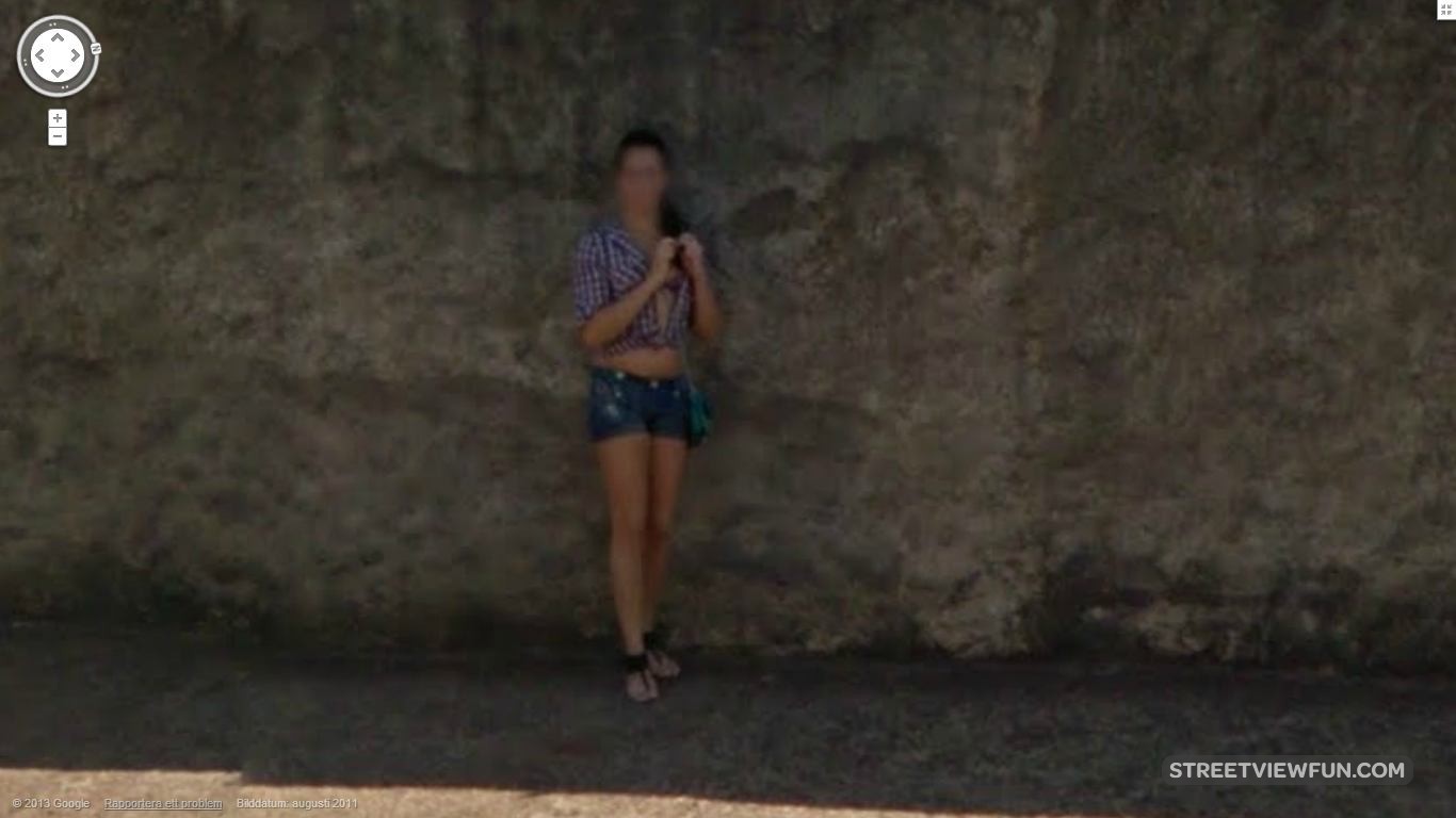 Return of Daisy Duke - STREETVIEWFUN