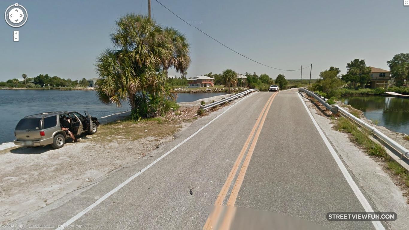 This fish is definitely lost - STREETVIEWFUN