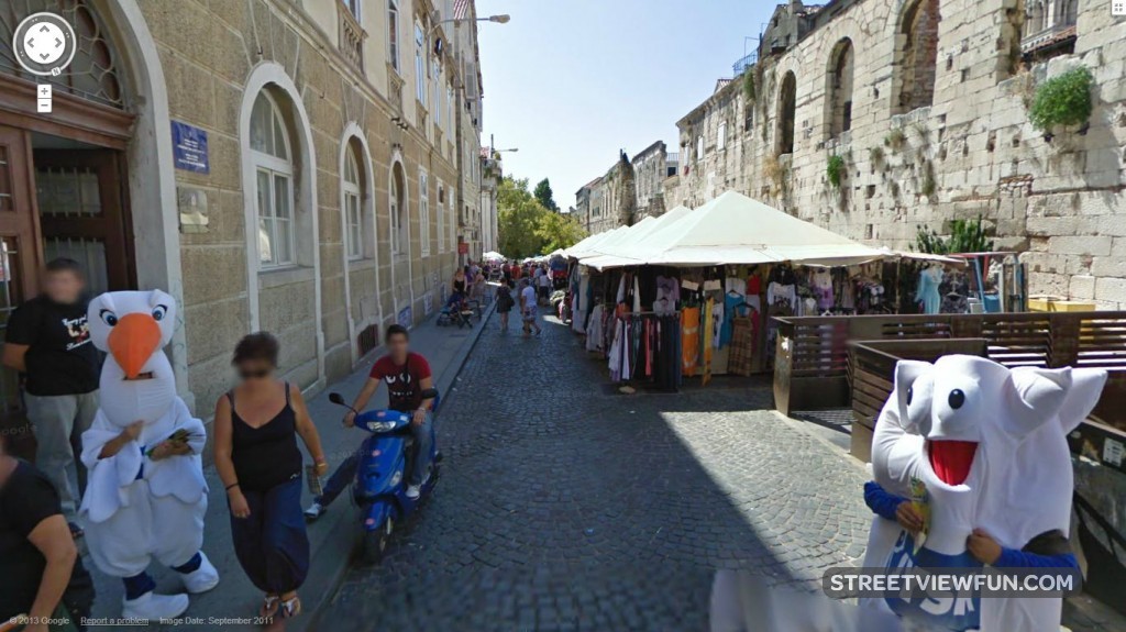 Weird costumes – StreetViewFun