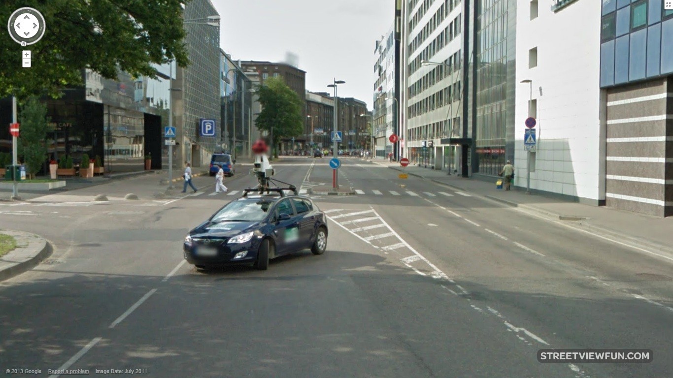 Second Google car caught making a wrong turn on street in Estonia - STREETVIEWFUN