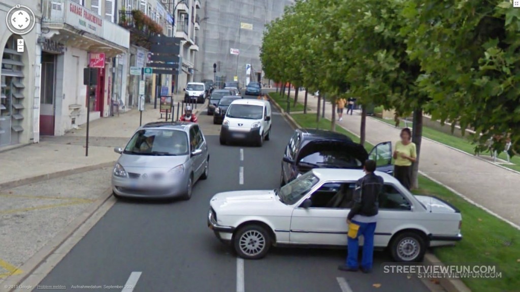 Blocking the road - STREETVIEWFUN