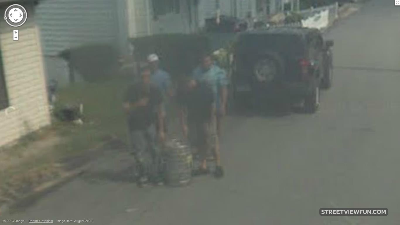 Four guys with a keg - STREETVIEWFUN
