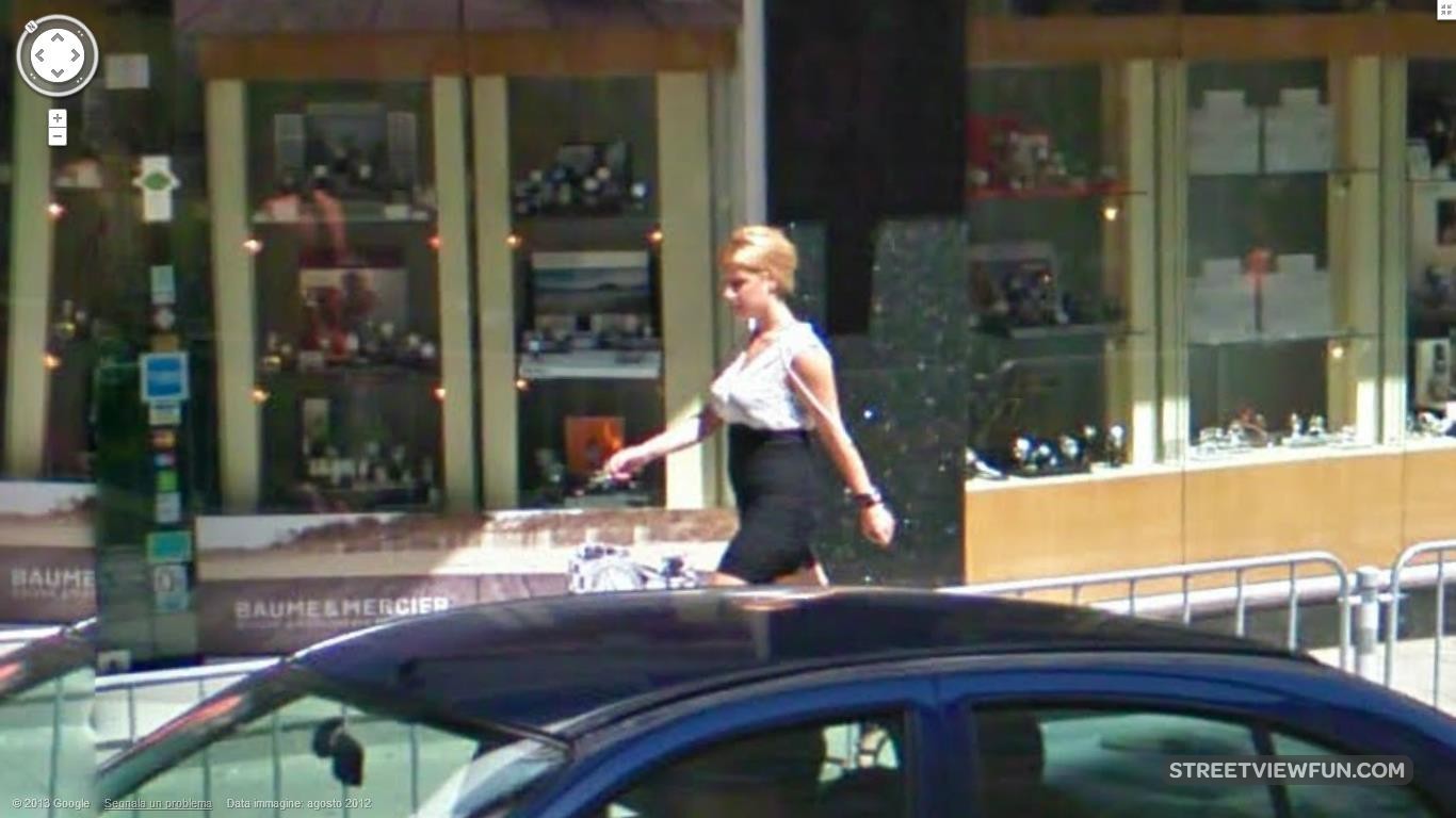 Leaning forward II - STREETVIEWFUN