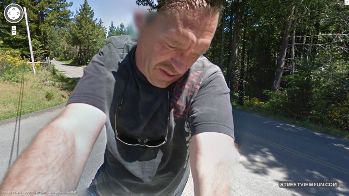 Google driver trying to fix the Street View camera - STREETVIEWFUN