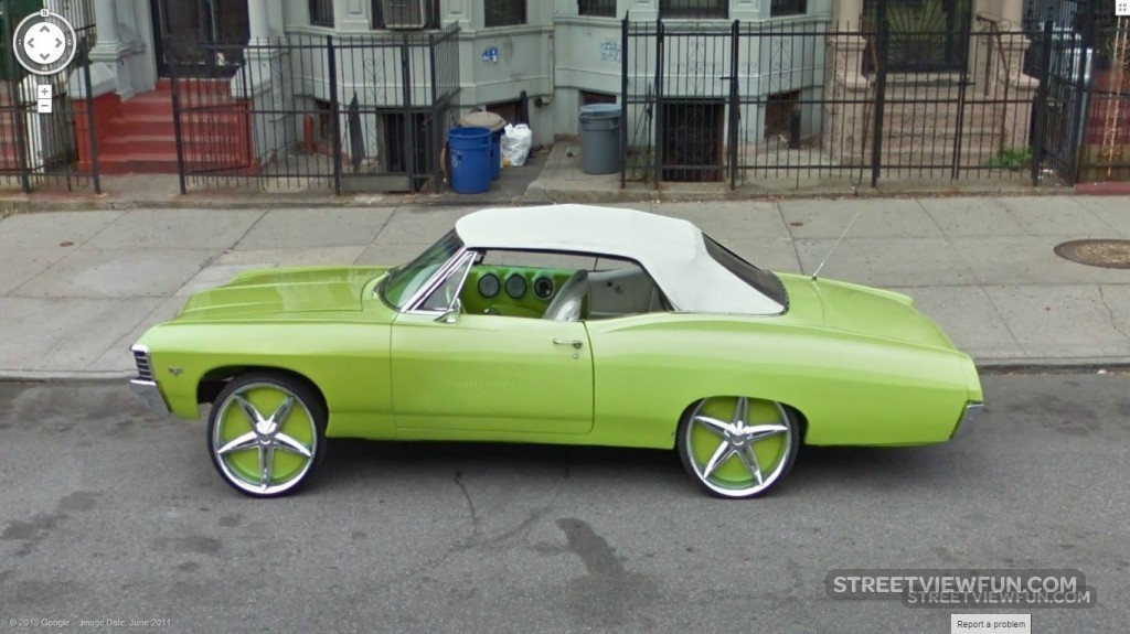 Awesome green car - STREETVIEWFUN