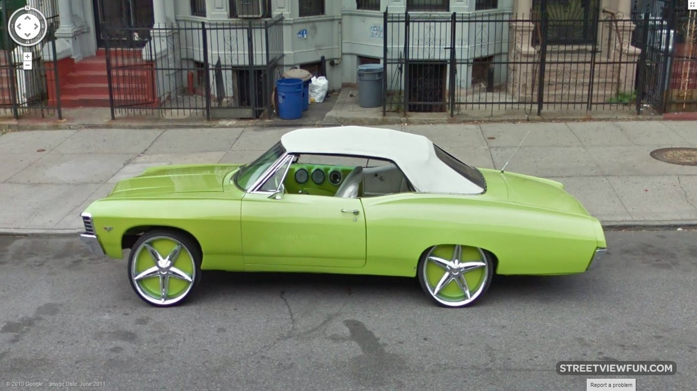 Awesome green car - STREETVIEWFUN