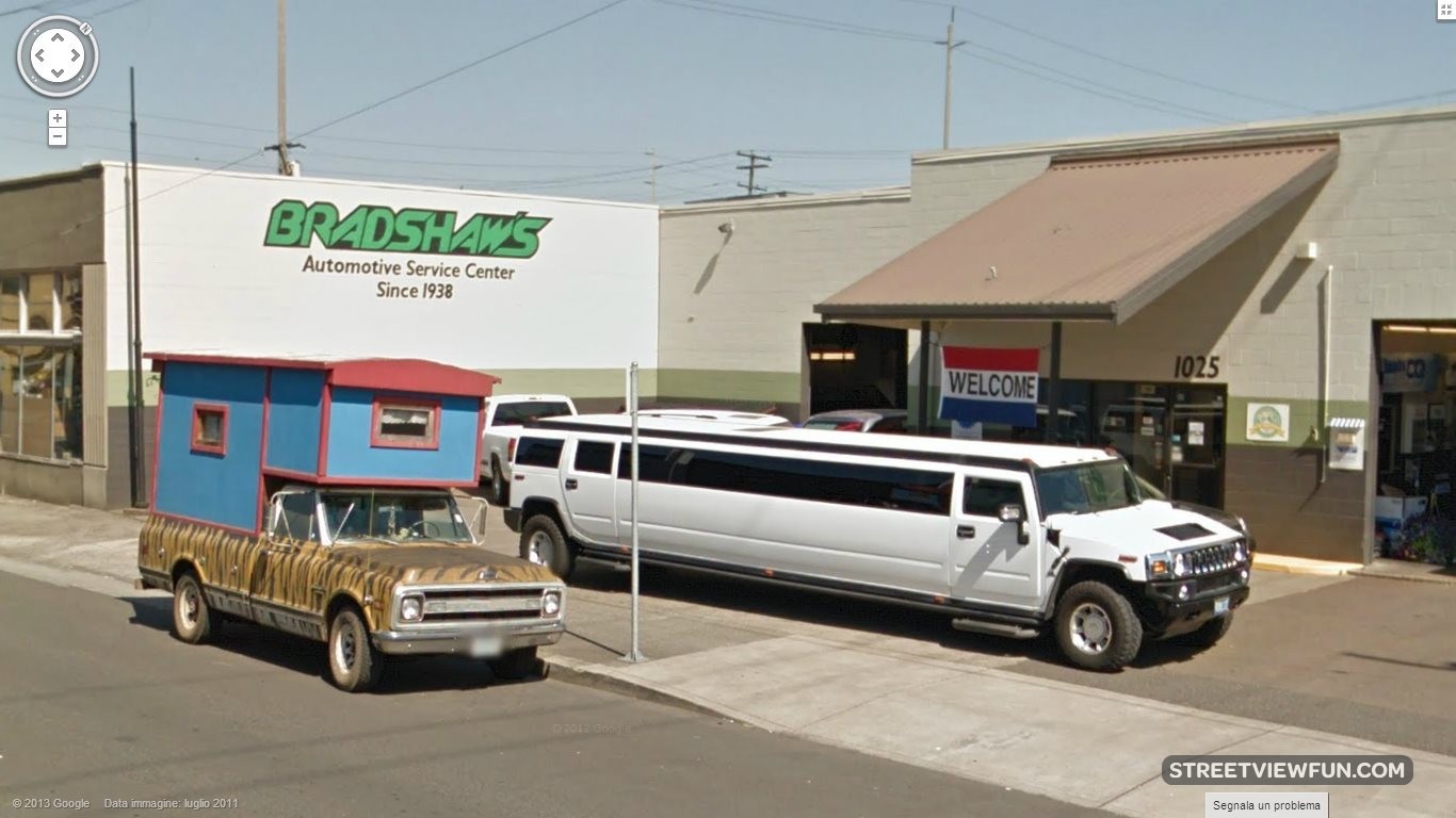 Hummer long limousine and safari van – STREETVIEWFUN