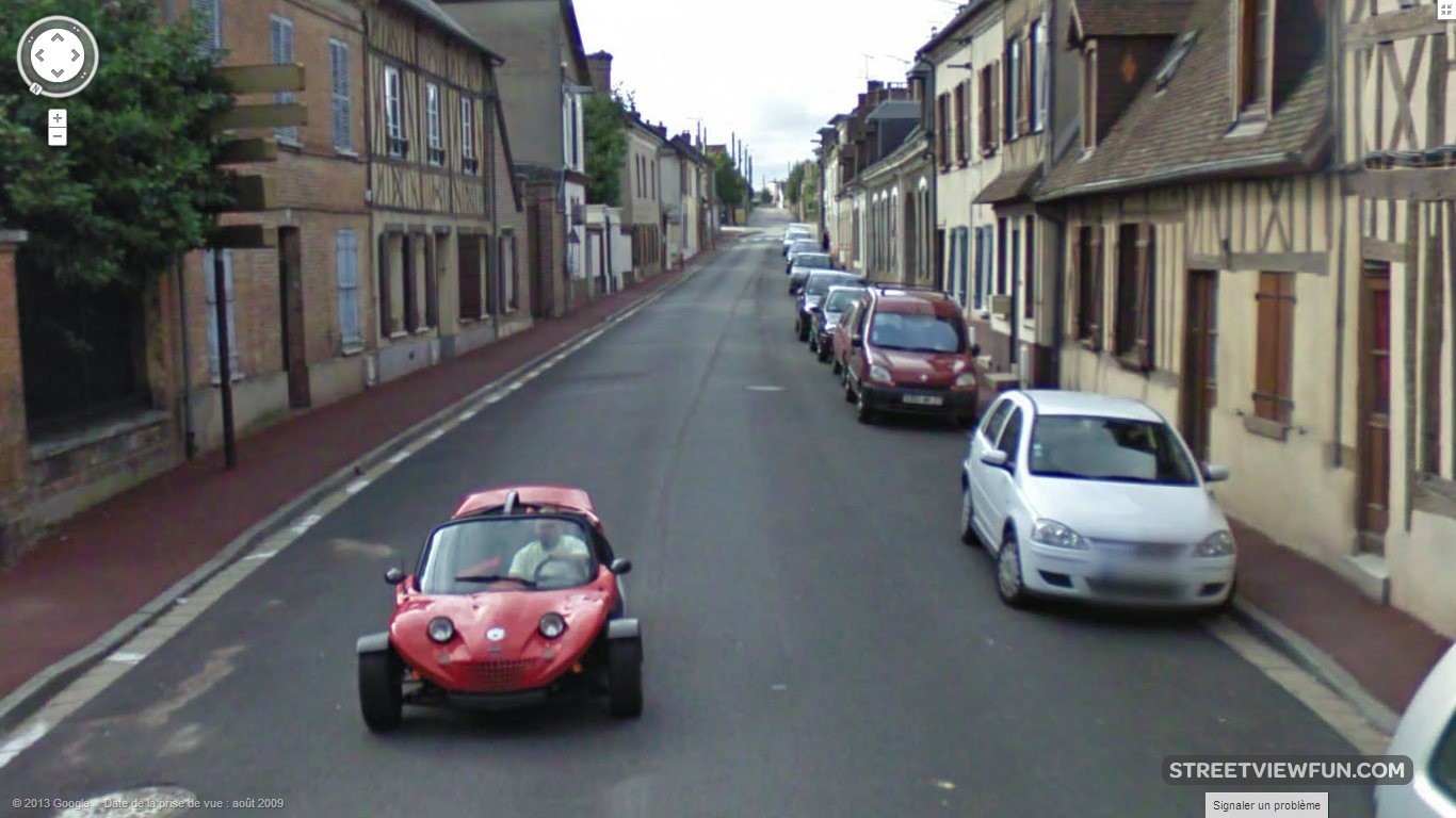 Tiny cool red car - STREETVIEWFUN