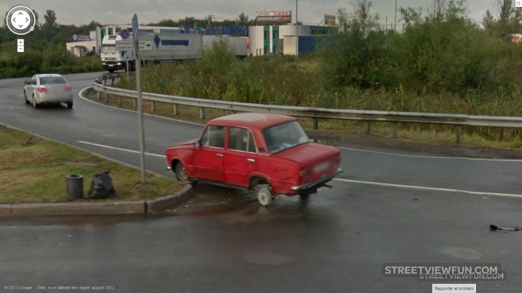Wheels fall off - STREETVIEWFUN