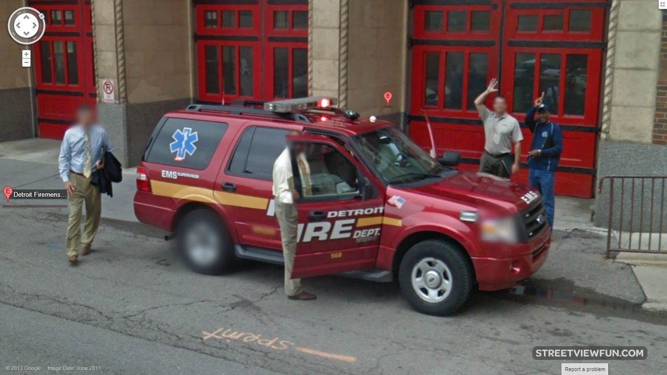 Friendly Detroit Firefighters - STREETVIEWFUN