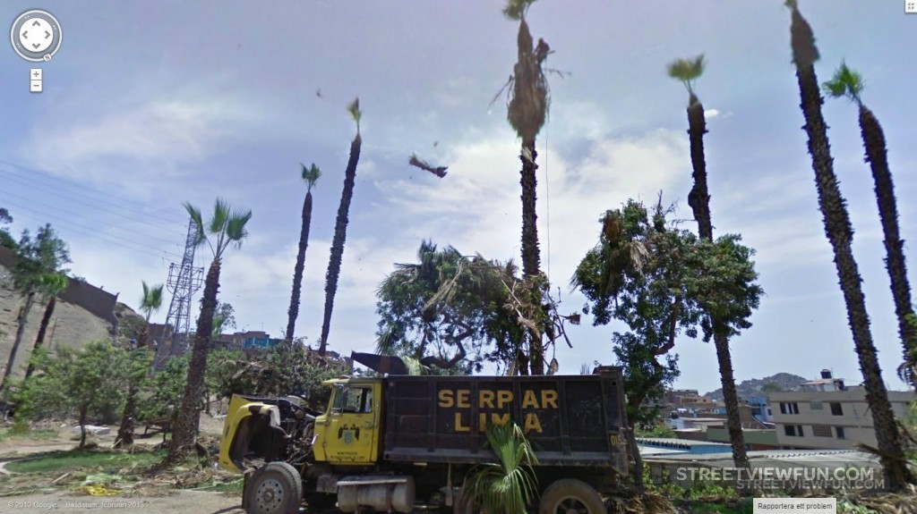 Dangerous work in Peru - STREETVIEWFUN