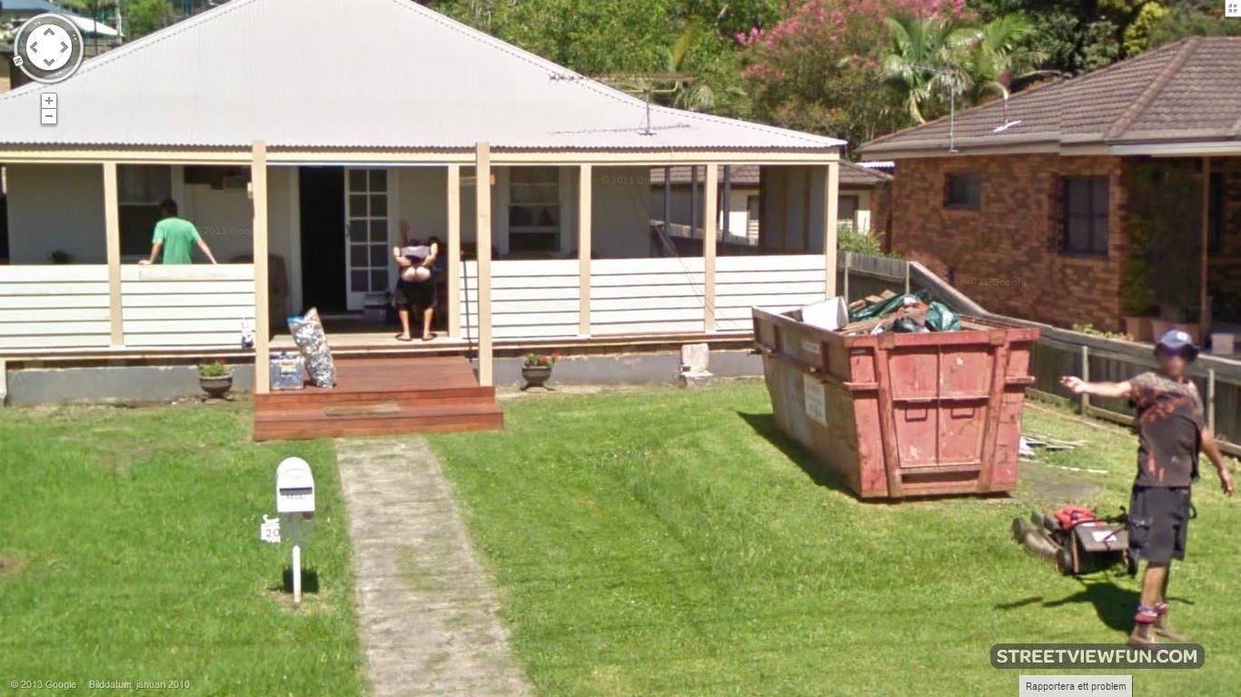 Australian moon - STREETVIEWFUN