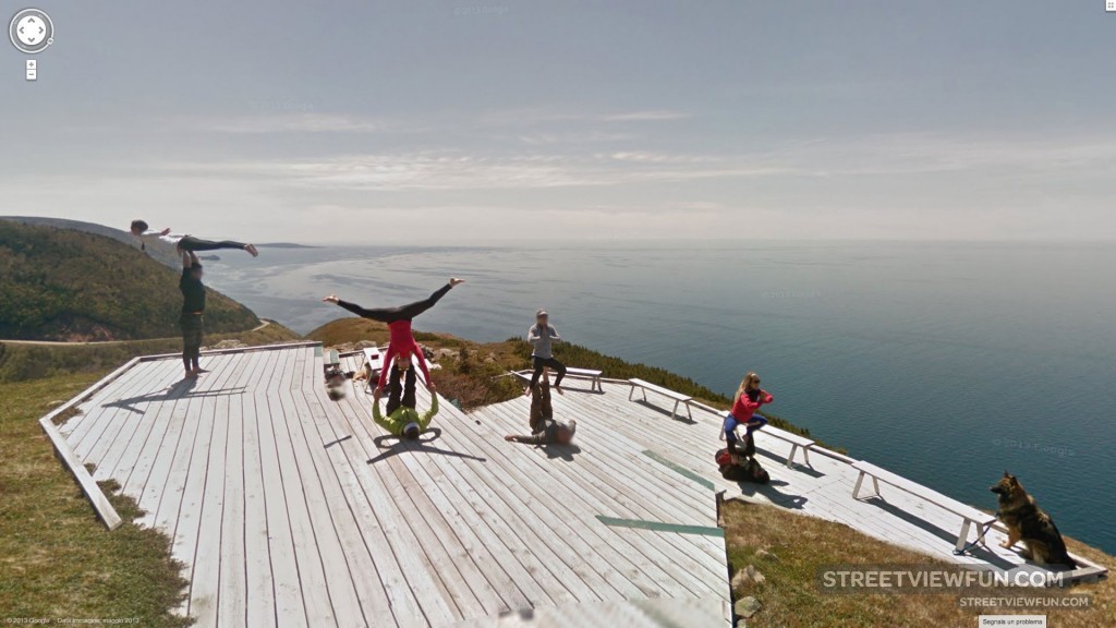 Posing for Google - STREETVIEWFUN