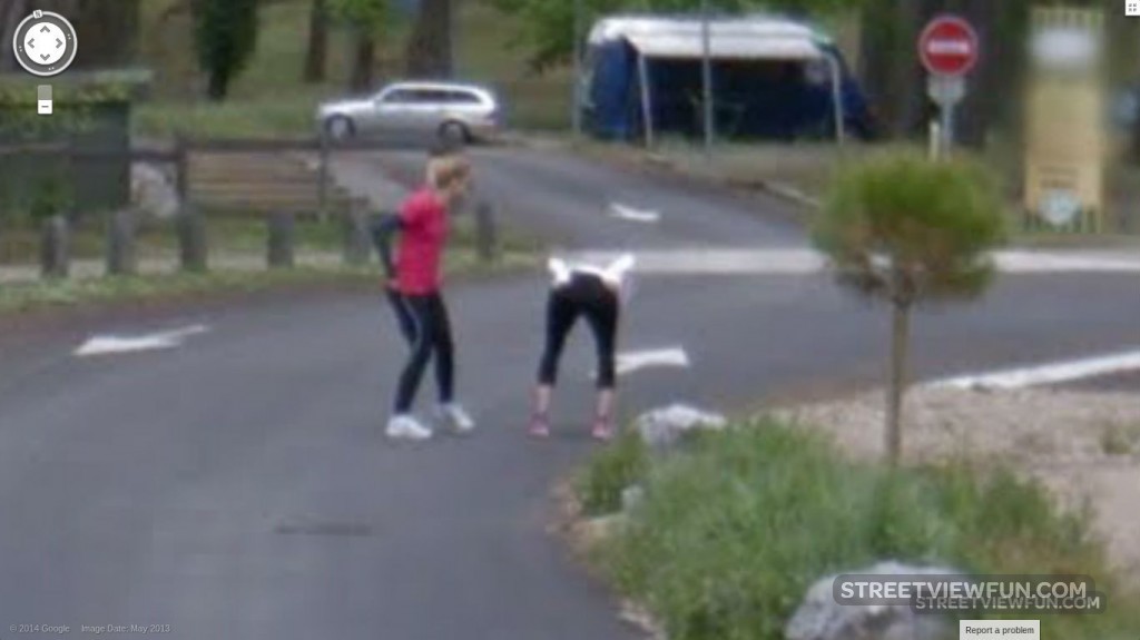 Happy to flash - STREETVIEWFUN