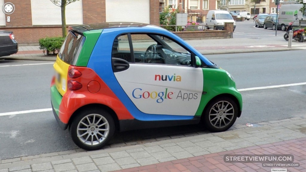 Tiny Google car in Belgium - STREETVIEWFUN