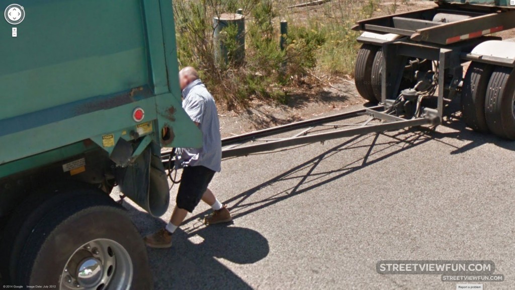 Trailer fell off? - STREETVIEWFUN