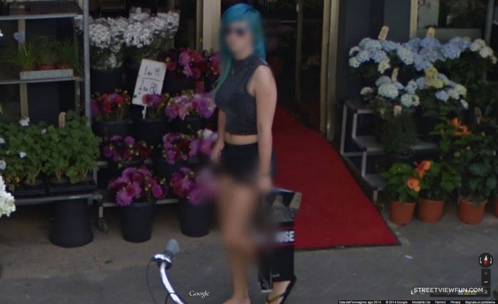 Blue hair – STREETVIEWFUN